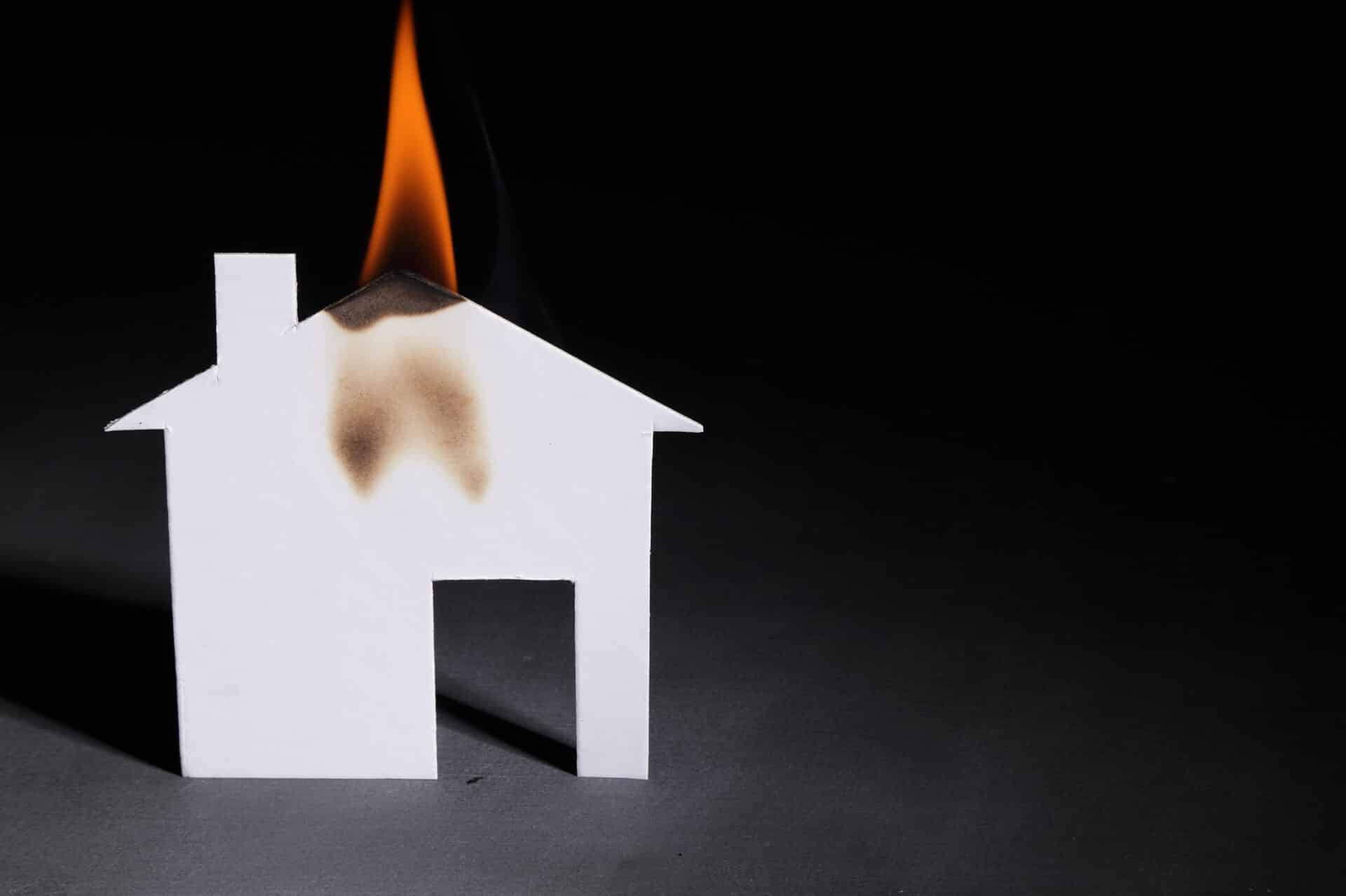 How to Avoid a House Fire [11 Life-Saving Tips] | Lee Company